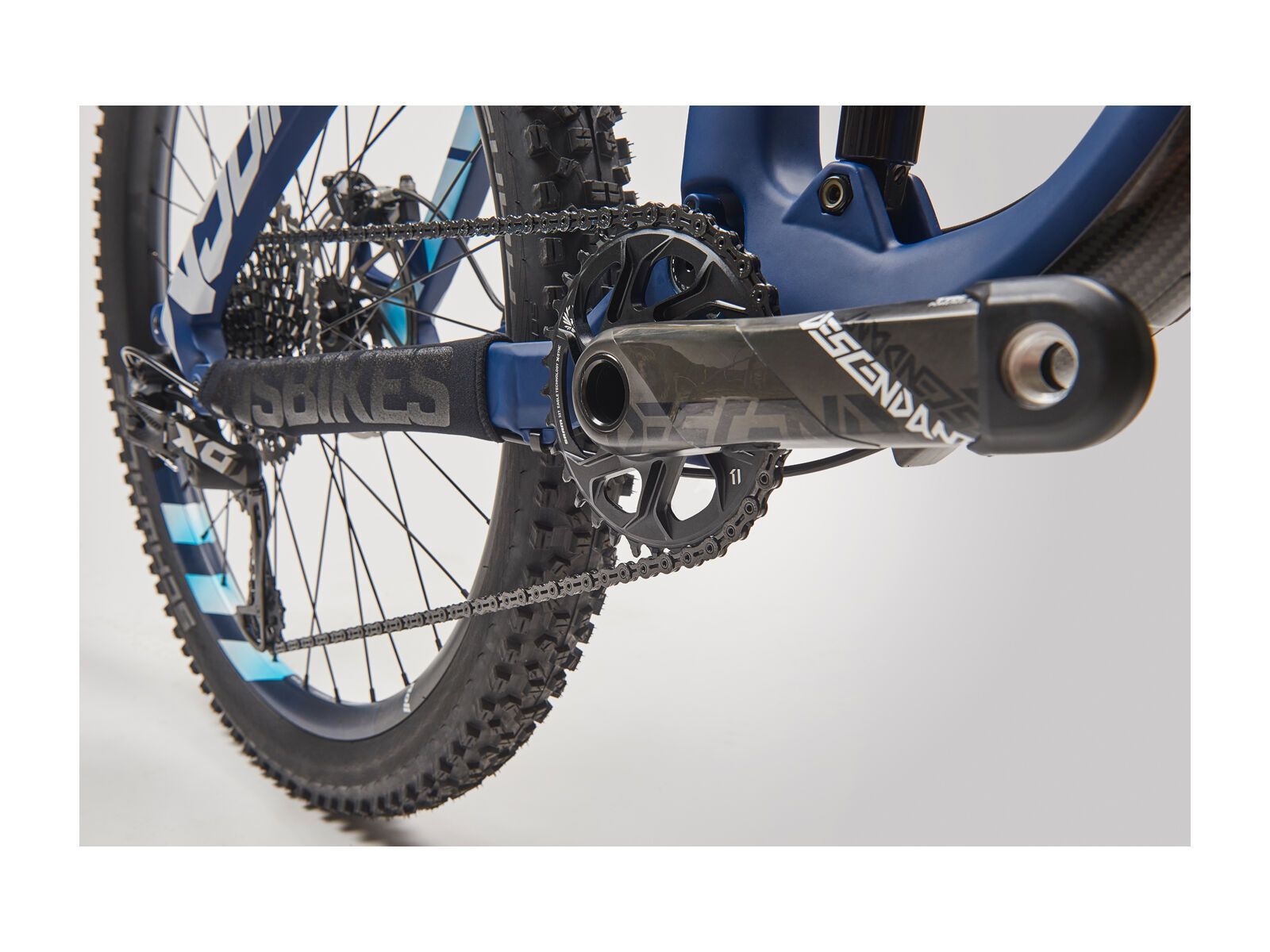 NS Bikes Snabb E 1 Carbon, blue/white | BIKER-BOARDER.DE